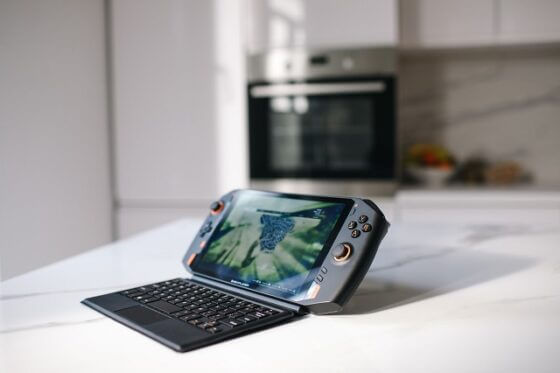One-Netbook Launches ONE XPLAYER On Indiegogo - BagoGames